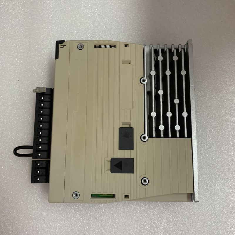 Yaskawa SGDV-1R6A11B 3PHASE 200-230V 50 / 60HZ 1 / 1.6A 200W 0-400HZ ...